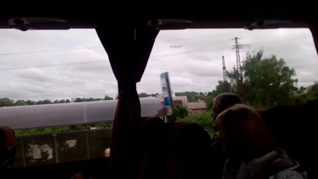 Подъезжаем к КОСТРОМЕ. Экскурсовод интересно рассказывает об истории города