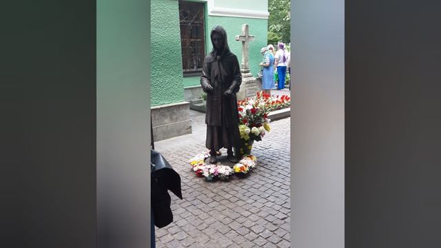 Могилы известных людей на Смоленском кладбище в Санкт-Петербурге.