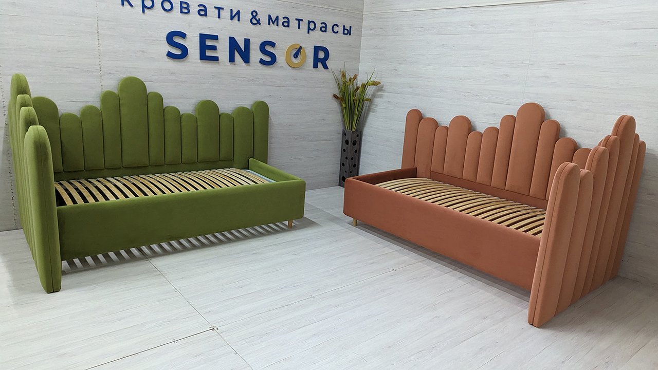 Угловые детские #кроватиназаказ с ортопедической решеткой и #мягкоеизголовье . Модель Бамбини kids