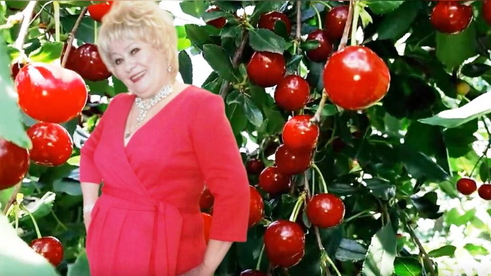 Римма Николаева  "Ах, маменька!" (музыка Валерия Сёмина, слова Ирины Скибиной)