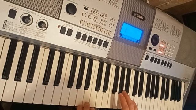 Простая мелодия на  yamaha psr-e413