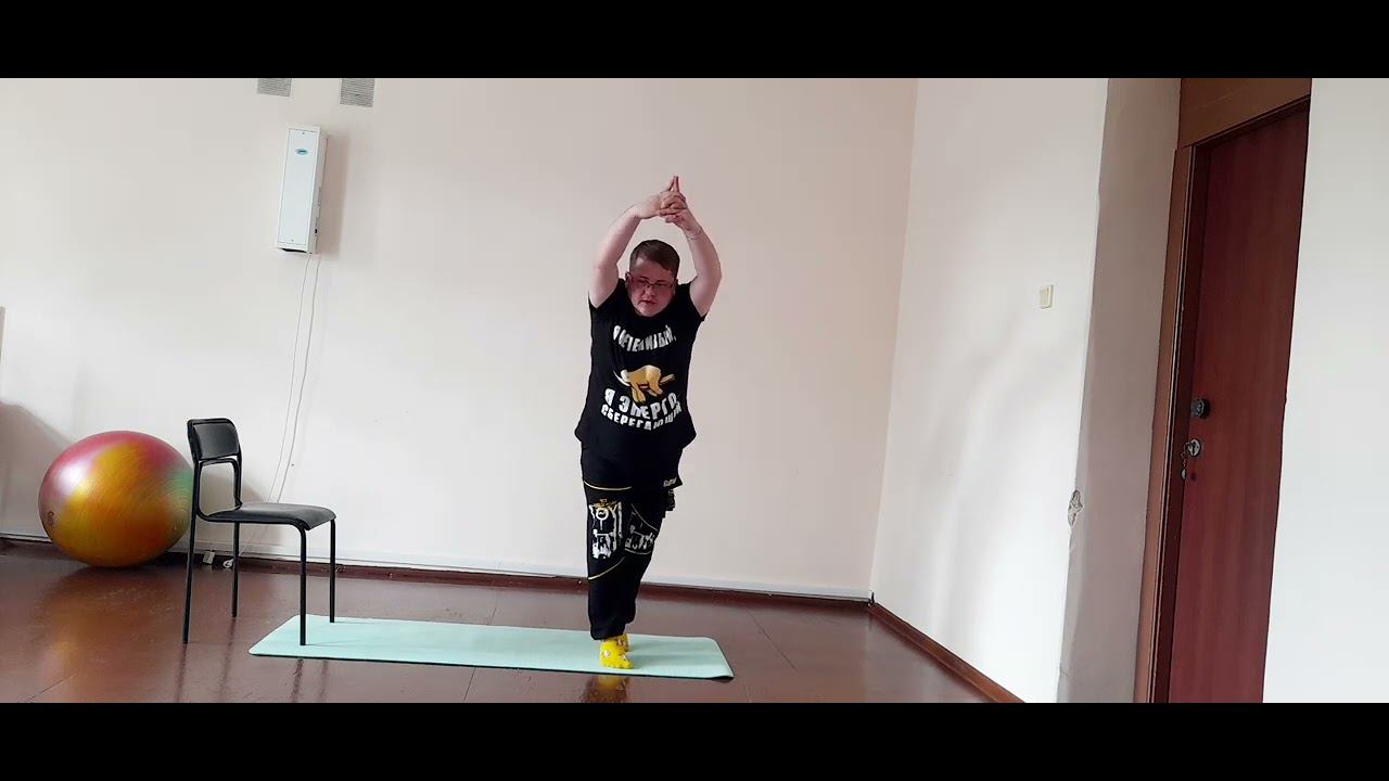 Оздоровительная гимнастика со стулом