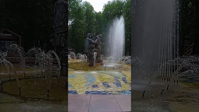 Фонтан у стен великого кремля В.Новгород