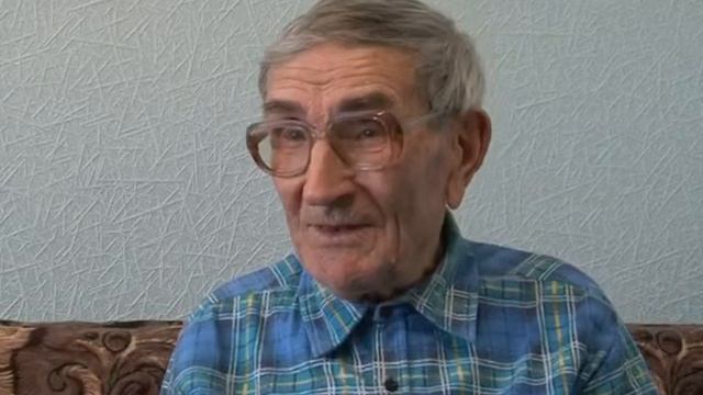 Фронтовик Николай Григорьевич Никитин получил новую квартиру. Ноябрь 2010 год.