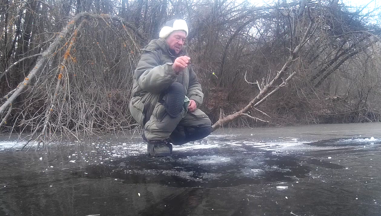 Первый лед сезона 2023 2024 открыт безмотылка сделала все что могла.