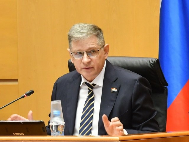 Финансово обеспечить реализацию Указа Президента о выплатах на ребёнка от 8 до 17 лет