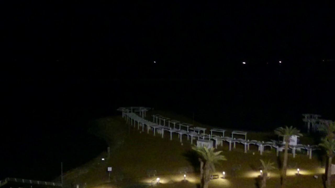 Мёртвое море ночью.