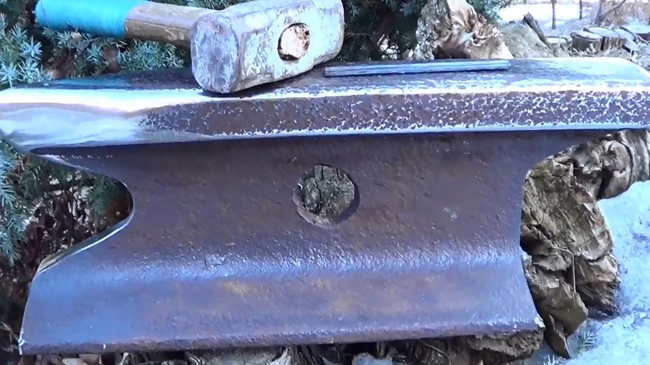 Наковальня из старого рельса .