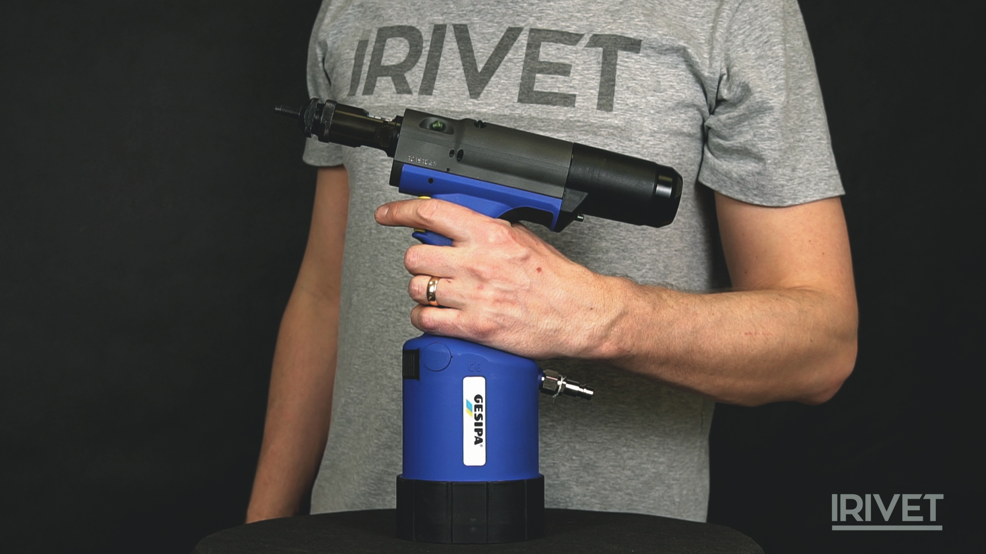 GESIPA FIREFOX 2 - пневмо-гидравлический заклёпочник для установки резьбовых заклёпок от М4 до М12