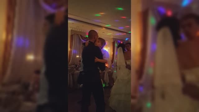 Декабрь 2015. Медленный танец дочки с папой на свадьбе