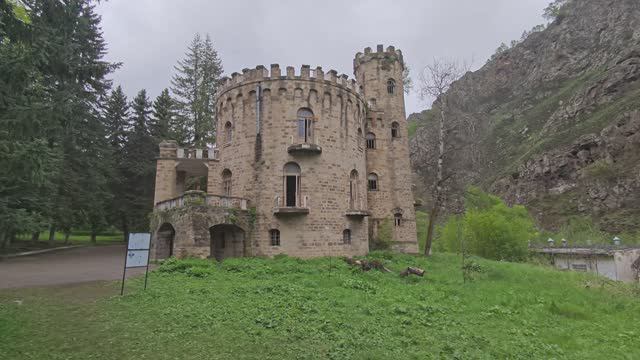 Замок заброшка. Долина Нарзанов, КБР, май 224г.
