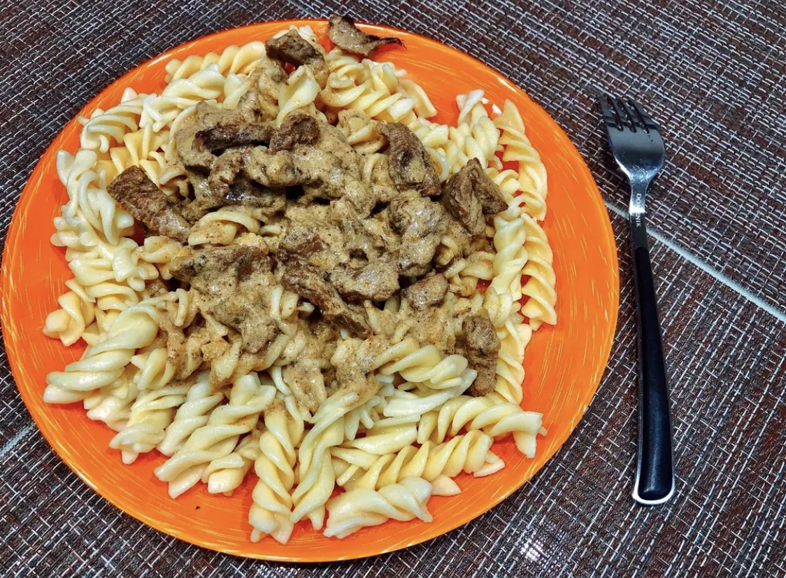 Нежнейший бефстроганов из говядины в мультиварке Redmond.