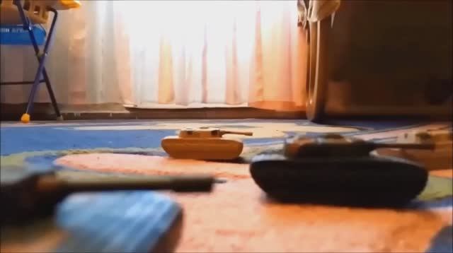 Война игрушек Игрушечная битва, бои военная база На помощь пришли супергерои и всех спасли Победа!