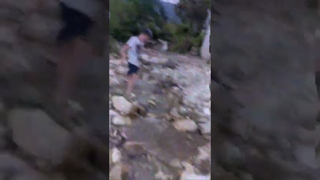 Абхазия пляж и отвальная на море. (1)