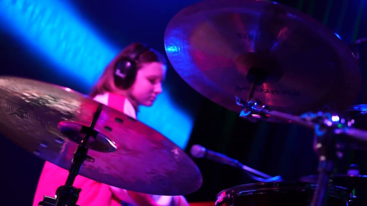 Анастасия Найченко - 16 shots Stefflon Don