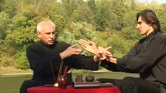 СЕКРЕТЫ ЮН ЧУН (ВИН ЧУН). Интервью У РЕКИ ОТЕЦ И СЫН 2002г.