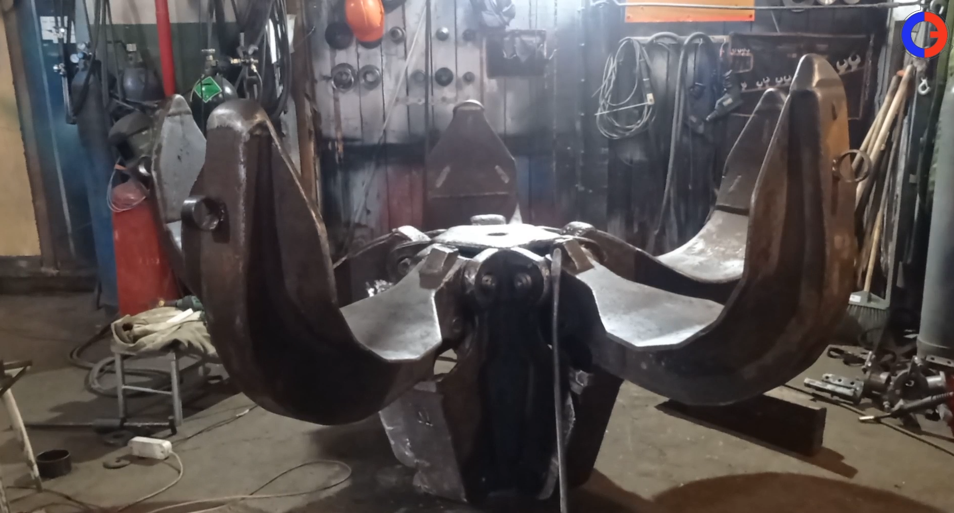 Восстановление отверстий грейферного захвата манипулятора для металлолома