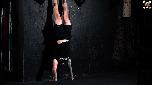 Ходьба вдоль стены