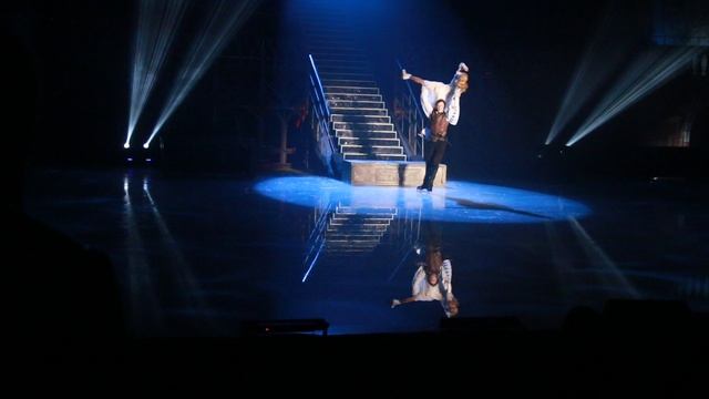 В склепе. Самая трагическая сцена в Ледовом спектакле Ильи Авербуха «Ромео и Джульетта».