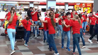 Флешмоб в красном  -  Тверь