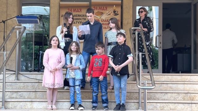 Песня на слова Б. Заходера "33 родных сестрицы"