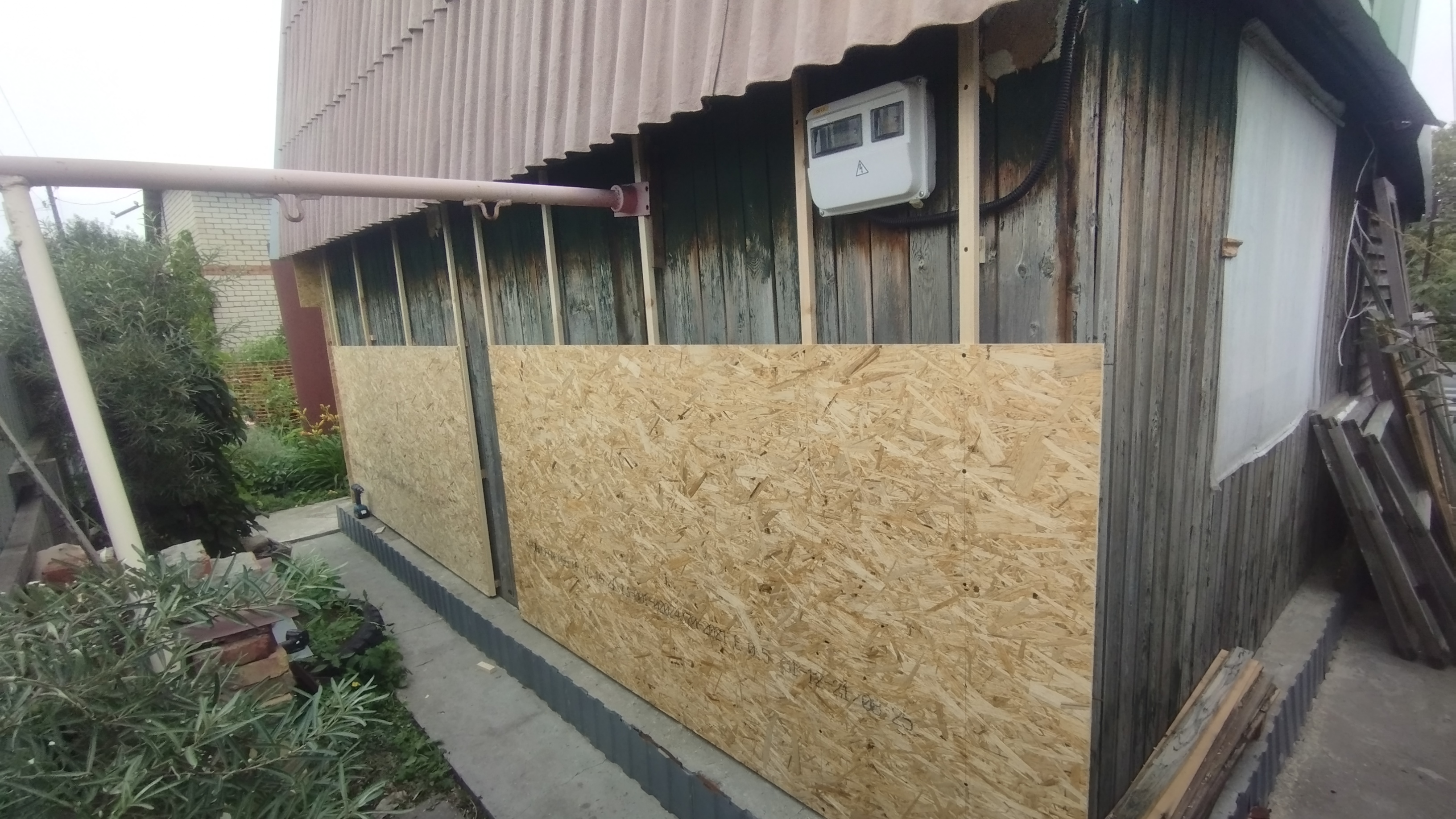 Ремонт дачного дома (2021-2023) #3. Обшивка стен листами ОСП, подготовка под монтаж гибкой черепицы