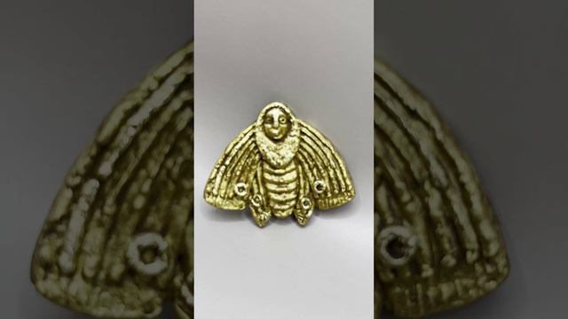 Мотылек Винтаж - Брошь ручной работы