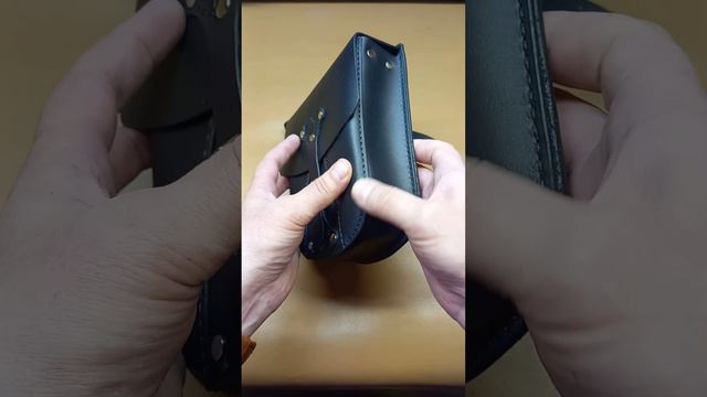 Байкерская сумка на бедро