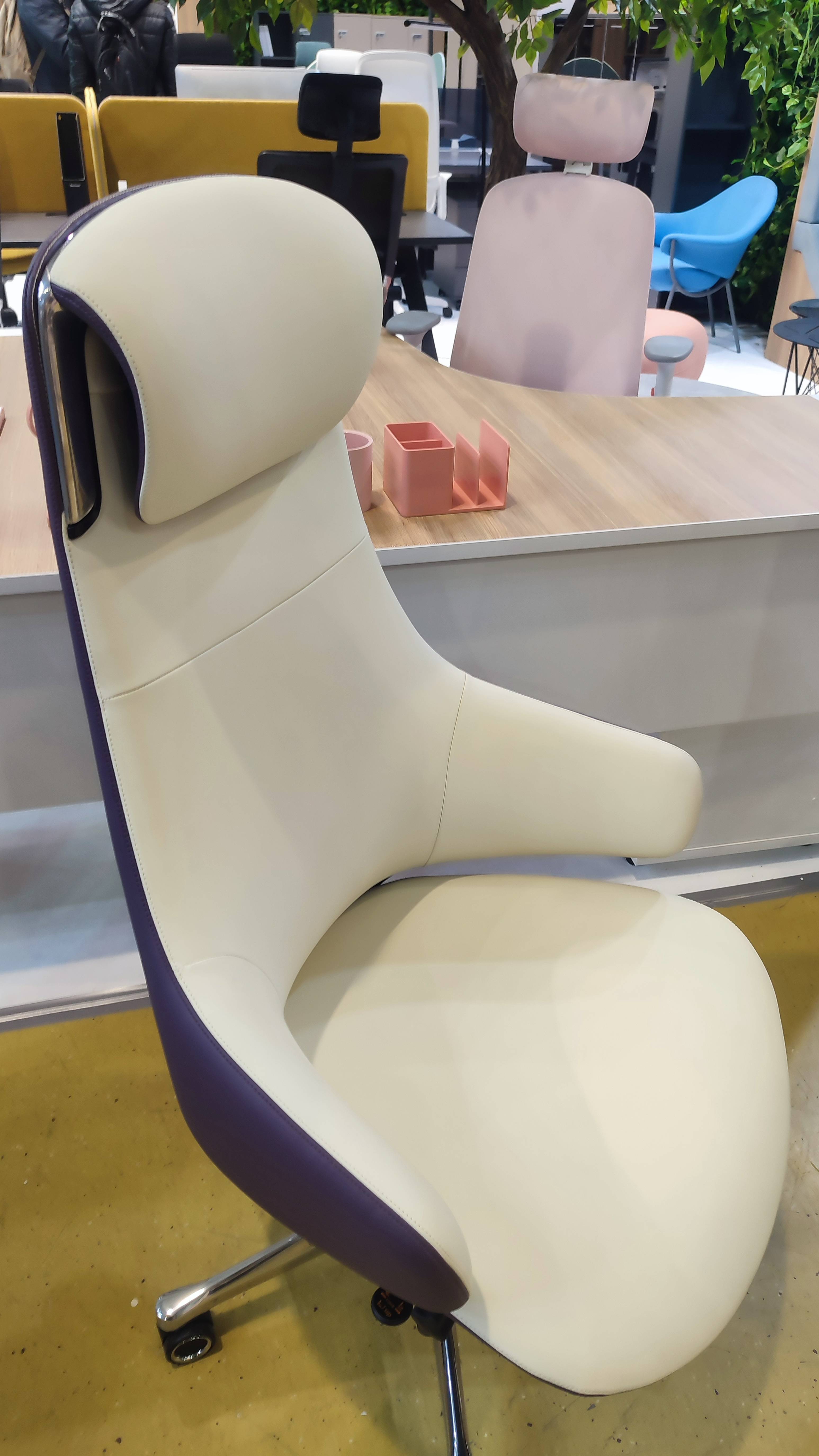 📌 Стильное офисное кресло с подголовником - новинки 2023