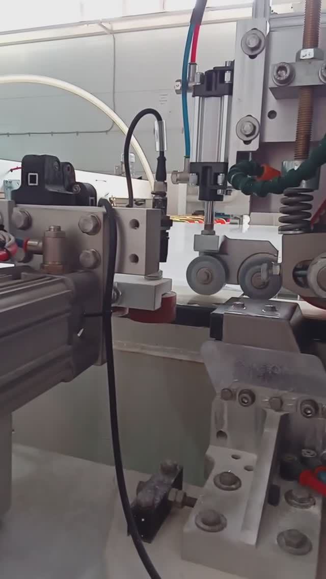 Выравниватель стекла на Busetti F10