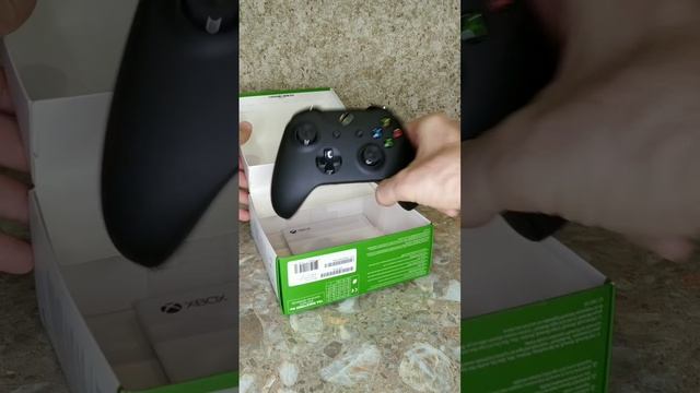 Обзор и распаковка Беспроводного Геймпада Microsoft Xbox One +для ПК #Shorts