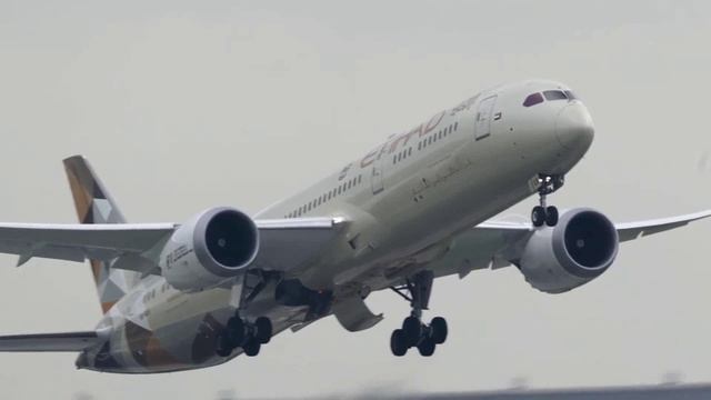 Красивые взлёты и посадки самолётов