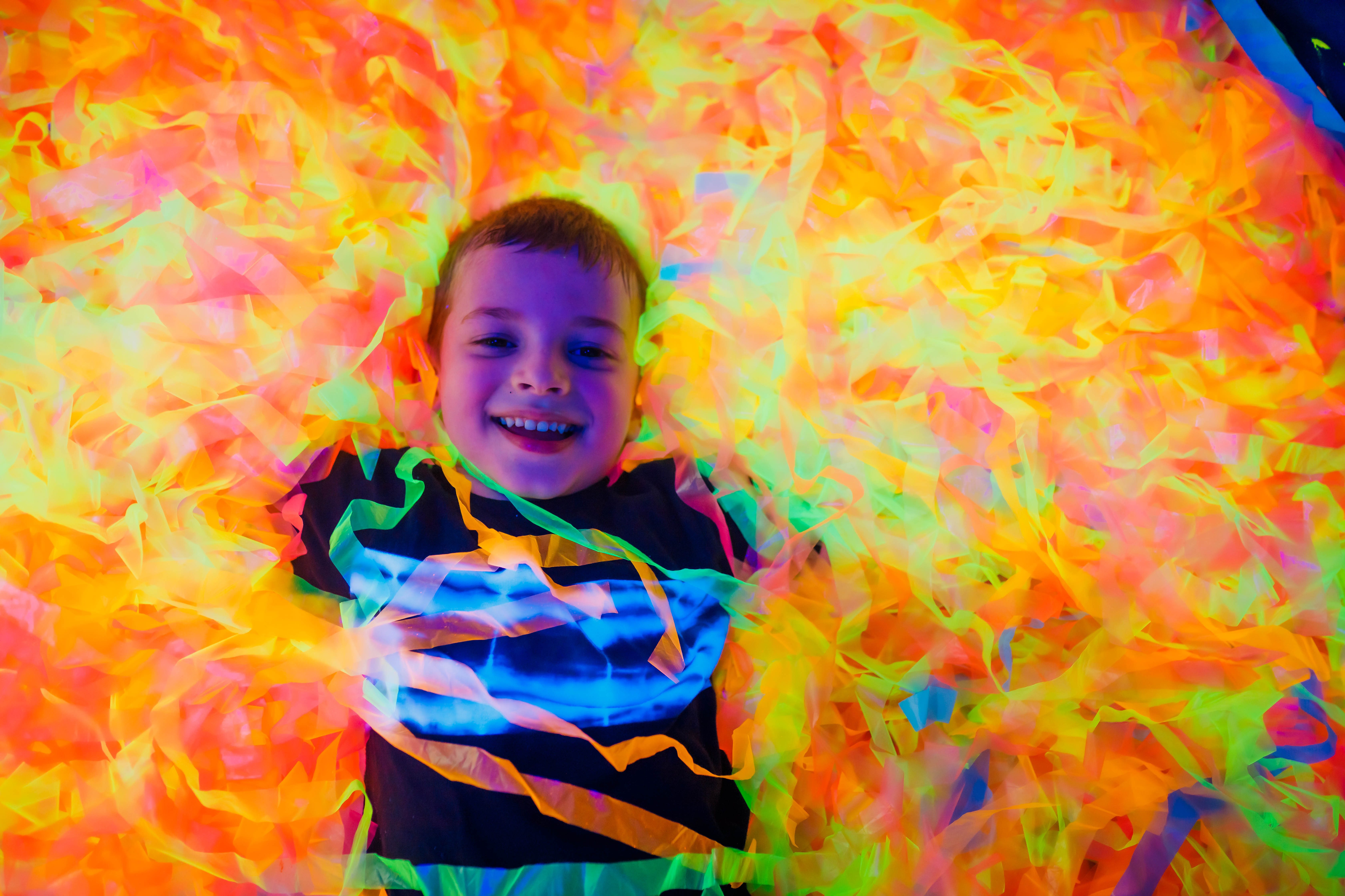 Неоновая вечеринка в ДубиДжу