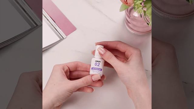 Предметная съемка видео для ОЗОН. Лаки / основа под лак. Руки модели + у нас в студии.