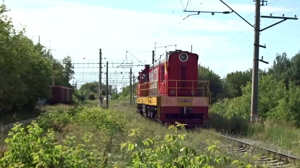 Тепловоз ЧМЭ3т-5850 резервом прибывает на станцию Мыза