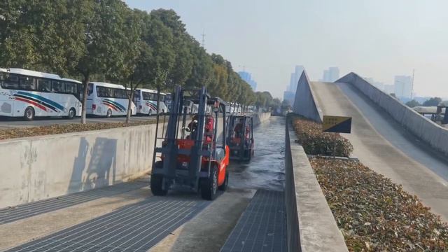 Литиевые электропогрузчики Jac - испытание на проходимось