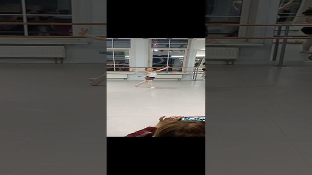 Постановка нового танца. Staging a new dance.