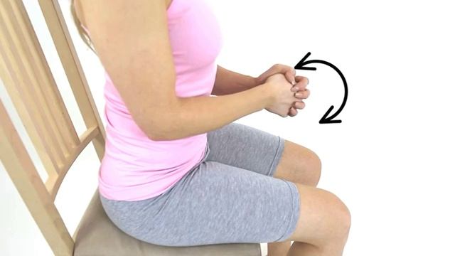 13. Пассивное сгибание и разгибание запястья двумя руками.