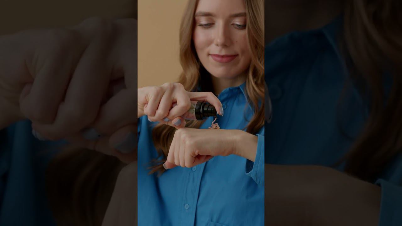 Видеообзор основы под макияж с моделью, для маркетплейсов.