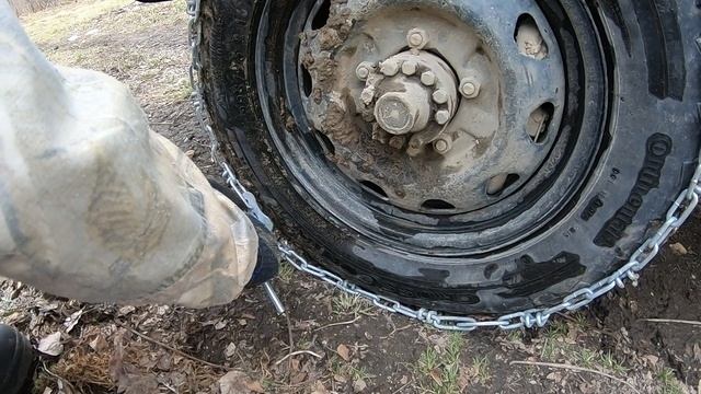 одеваем цепи противоскольжения на буханку 1