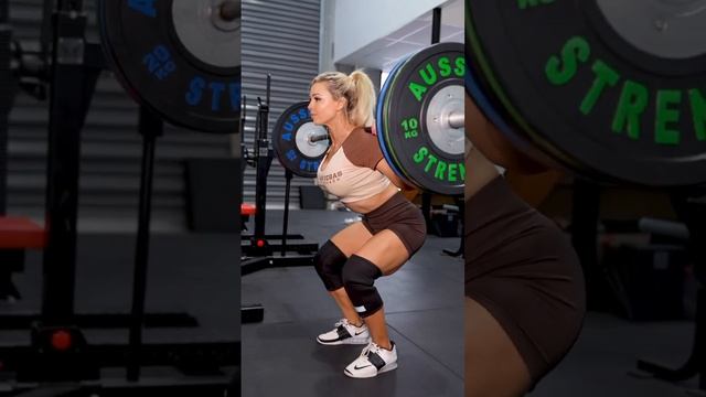 Присед + Сплит-присед с плинтов 
#gymworkout #squats #legsday