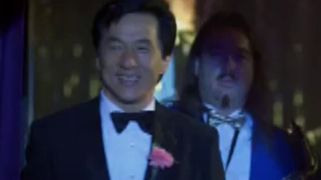 джеки  зажигает