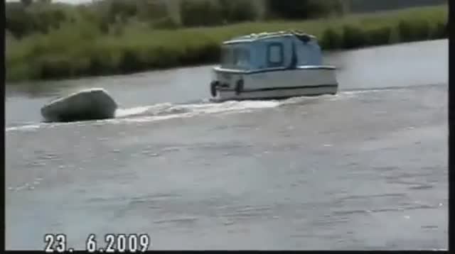 Аварийные ситуации - Моторные суда - Мотолодка без управления - Шоу Бени Хилла