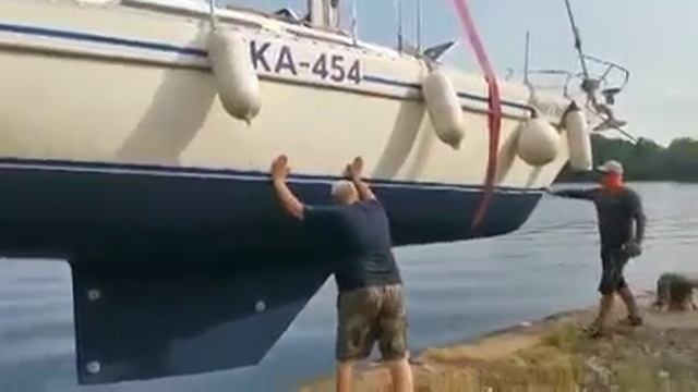 Аварийные ситуации - Спуск-подъем - Кран - Опрокидывание крана на яхту