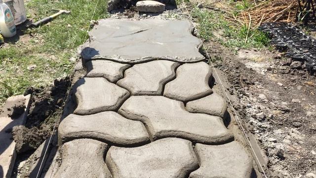 Садовая тропинка на даче своими руками