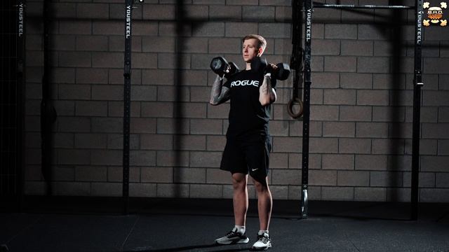 Толчковый швунг гантелей