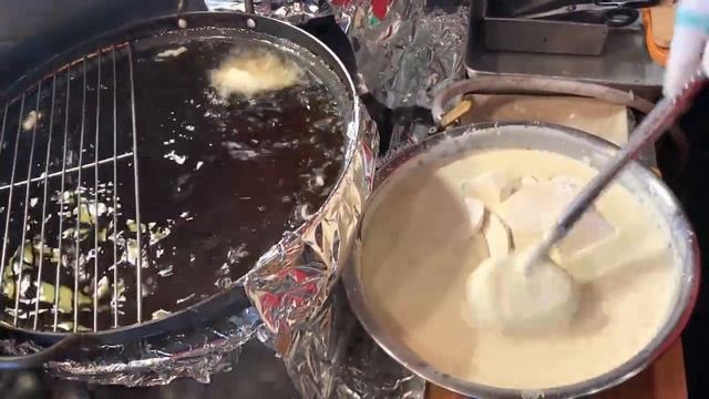 Сеульская закусочная, известный ттокпокки из кунжутных листьев! острый рисовый пирог. Уличная еда