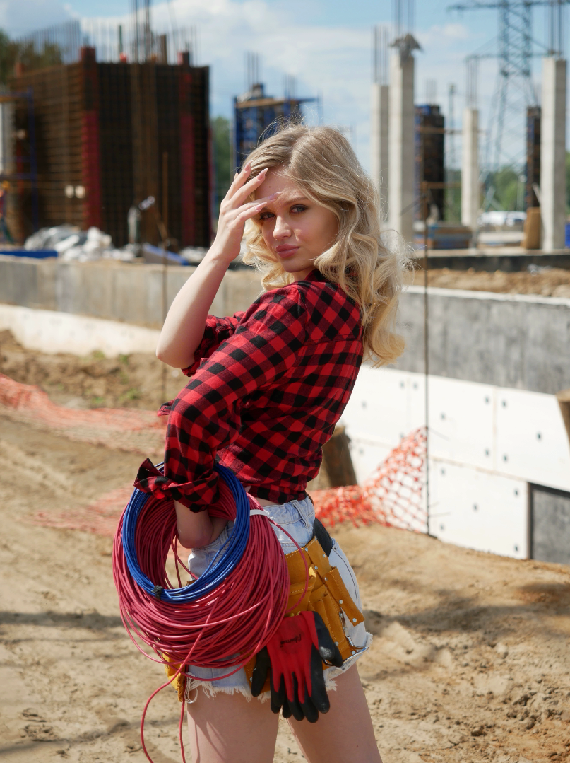 Съемки корпоративного календаря – 2024 Кабельного Завода «ЭКСПЕРТ-КАБЕЛЬ» - это увлекательно и весел