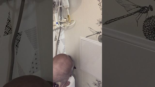 Дяденька, я знаю, что у вас сломалось... Сантехник КОТ спешит на помощь!