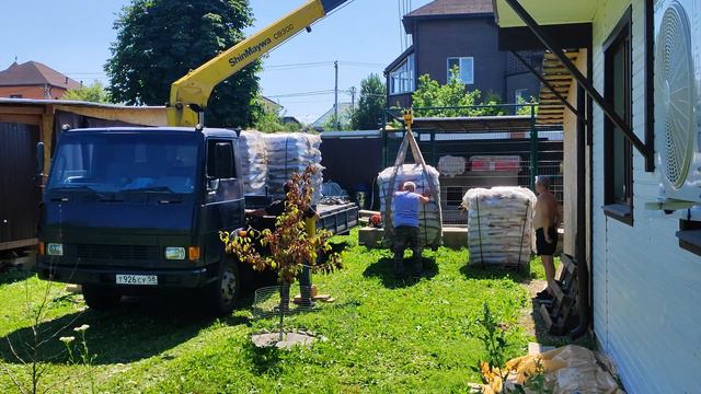 Уголь на зиму приехал